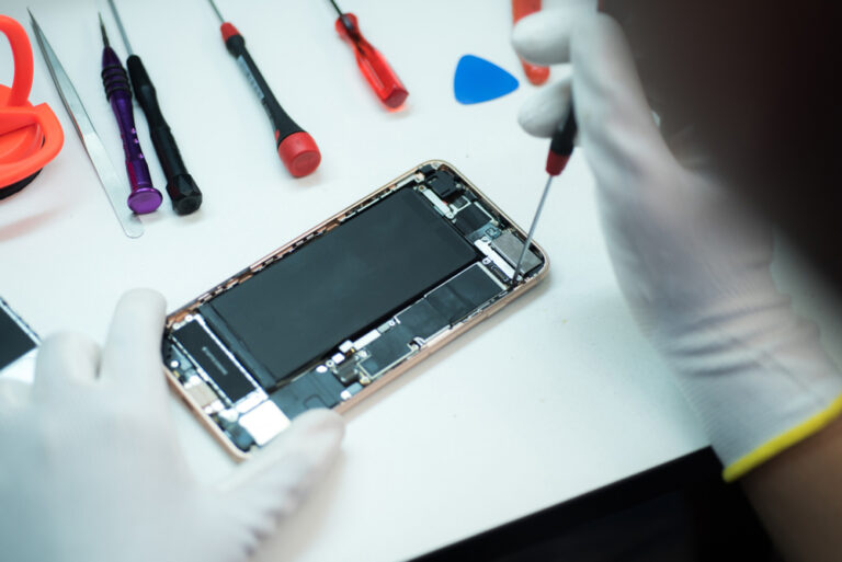 How Quick Fix Repairs Most Phones Within 60 Minutes